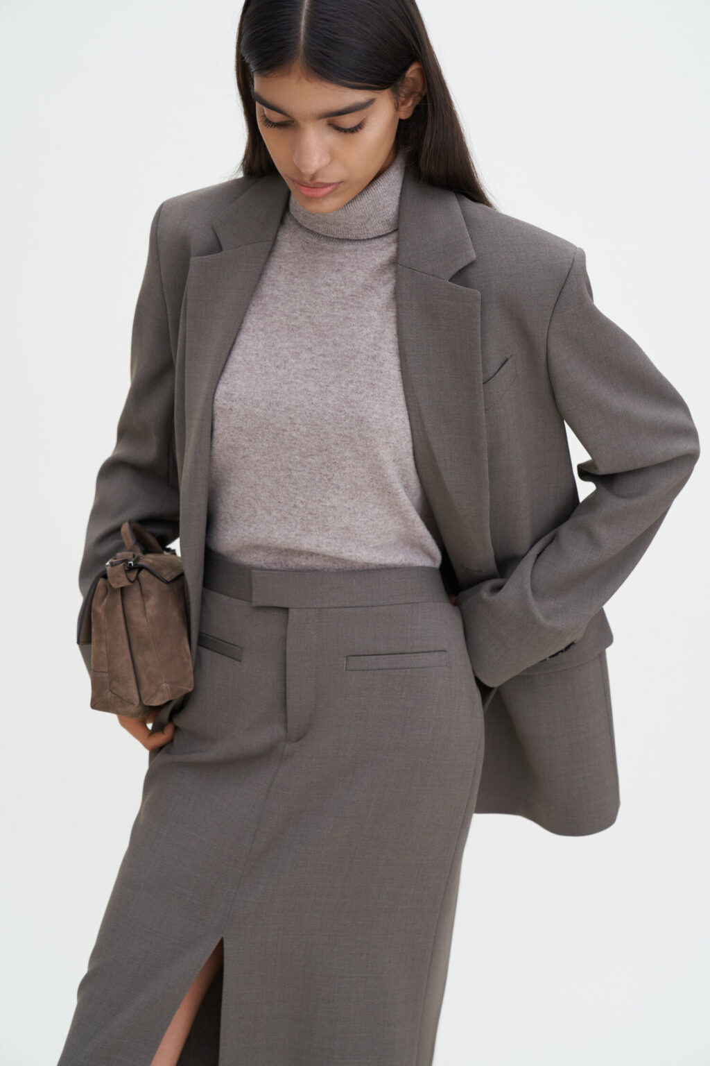 how to wear the dramatic essence in your everyday life - Our Fashion Garden