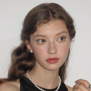 how to wear the ingenue essence in your everyday life - Our Fashion Garden