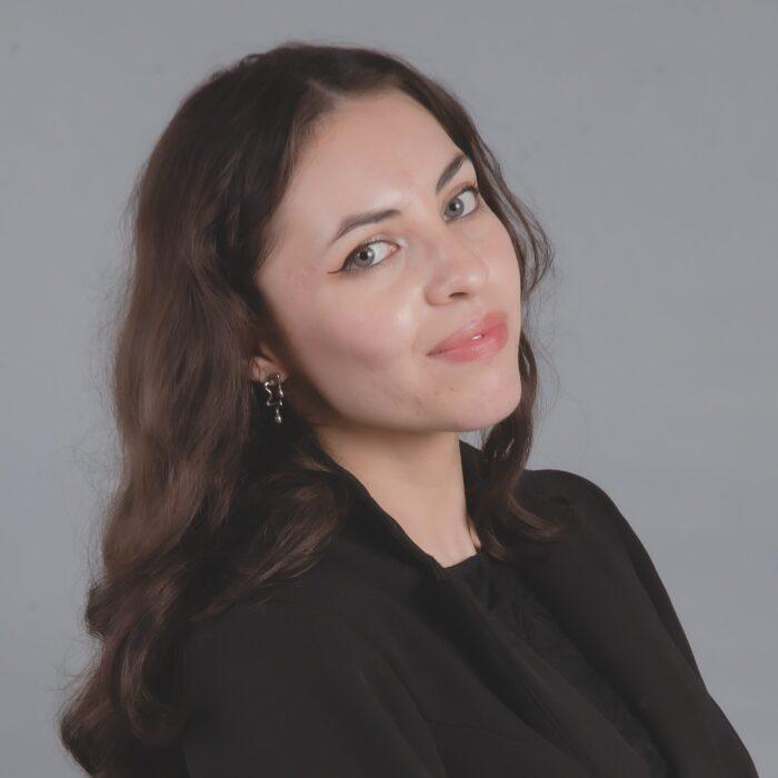 Spot the Difference Between Ingenue, Romantic, and Angelic